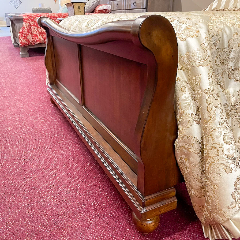 Red sleigh bed store